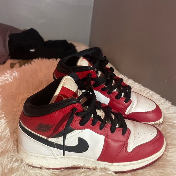 Jordan | Shoes | Nike Jordan S Mid Chicago Reds | Poshmark